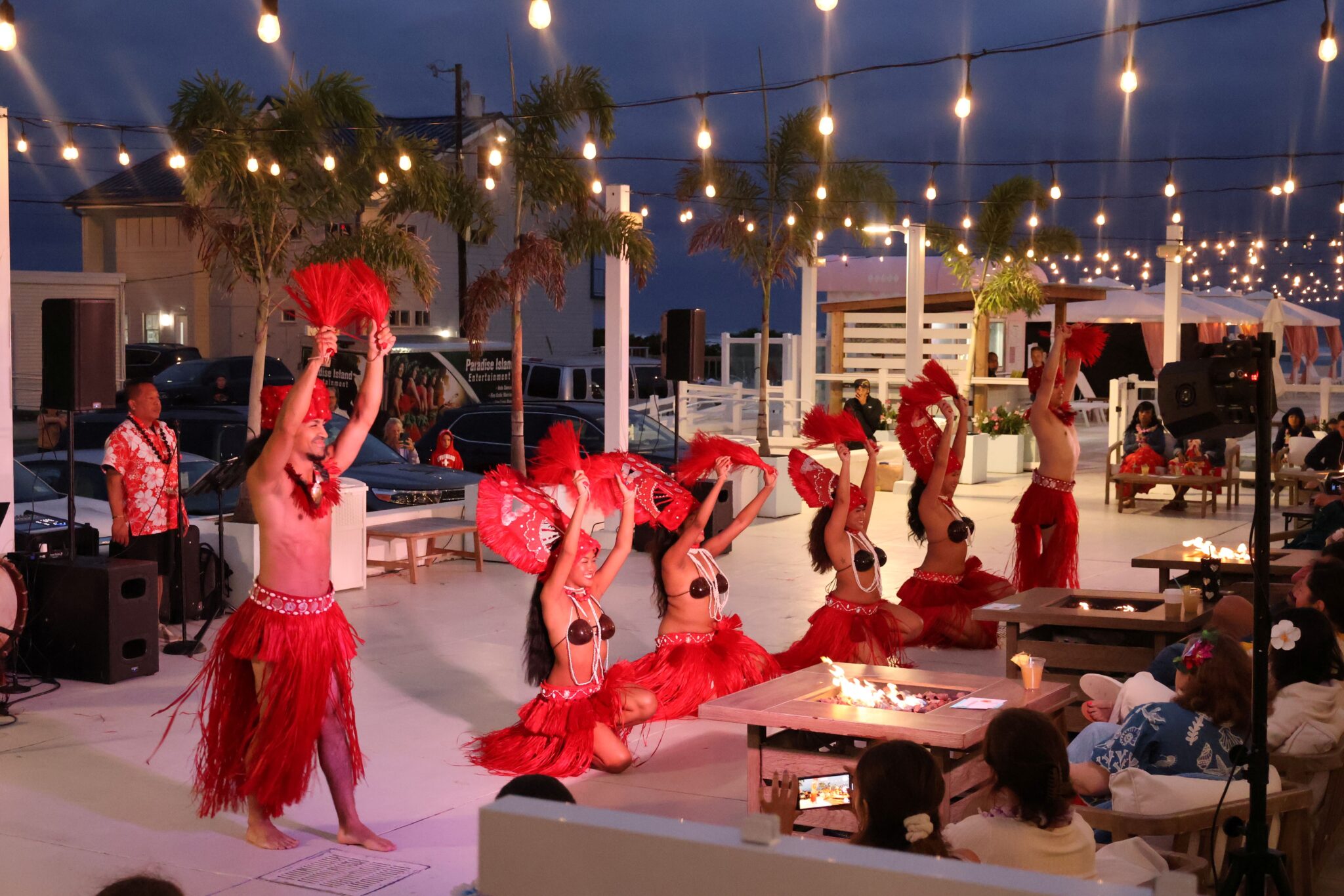 PARADISE ISLAND LUAU – SIGNATURE EVENT